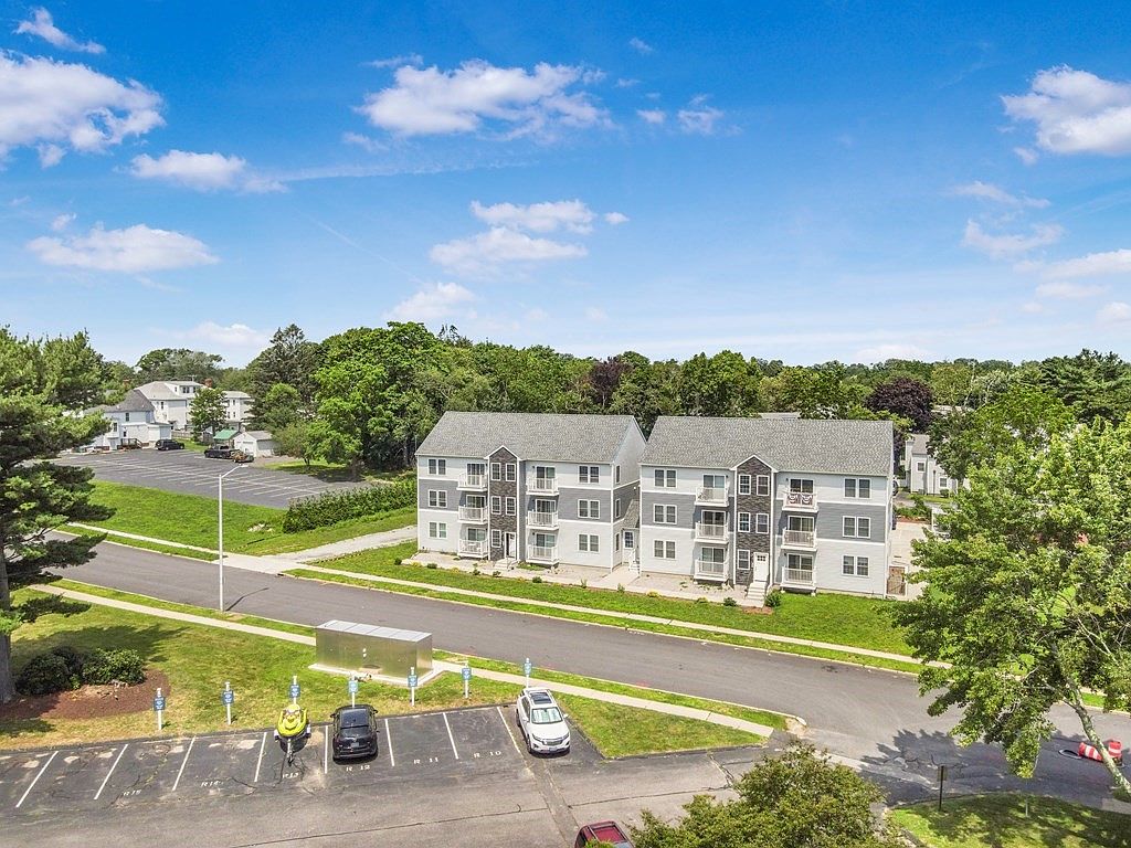 60 Village Grn S #7, Riverside, RI 02915 | MLS #73136574 | Zillow