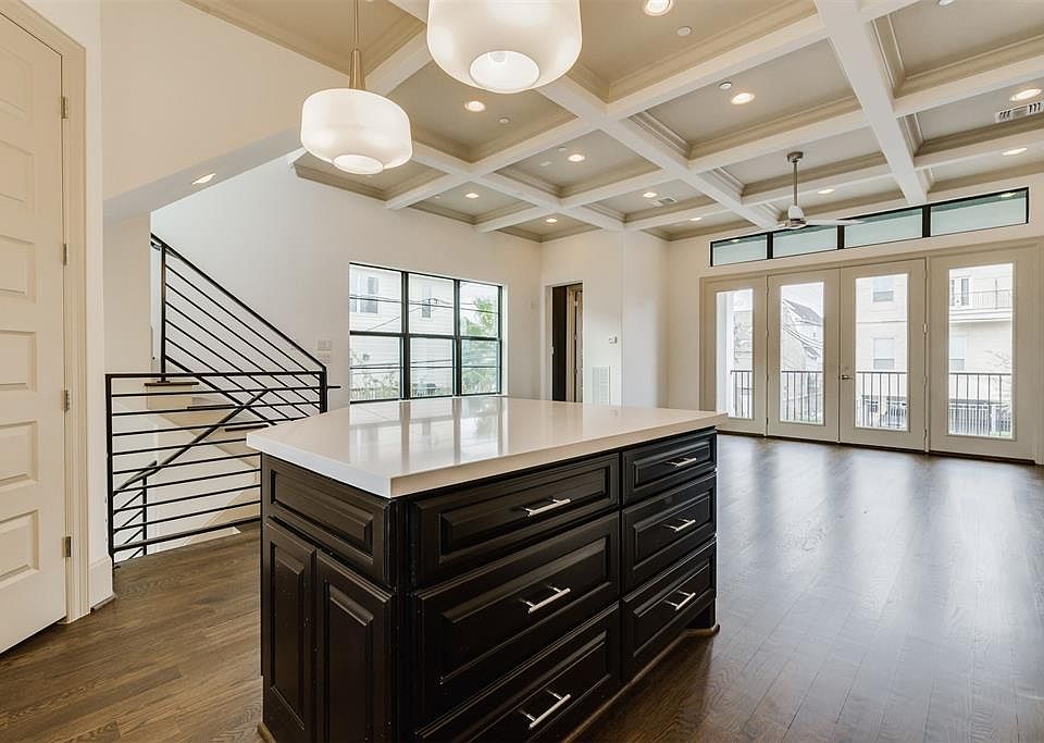 2909 Bering Dr, Houston, TX 77057 | Zillow