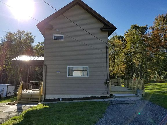 808 Peach St, Slickville, PA 15684 | Zillow