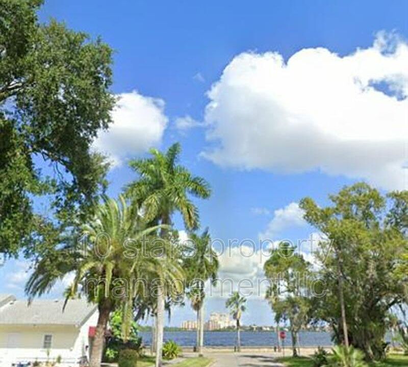 102 4th St E #B, Bradenton, FL 34208 | Zillow