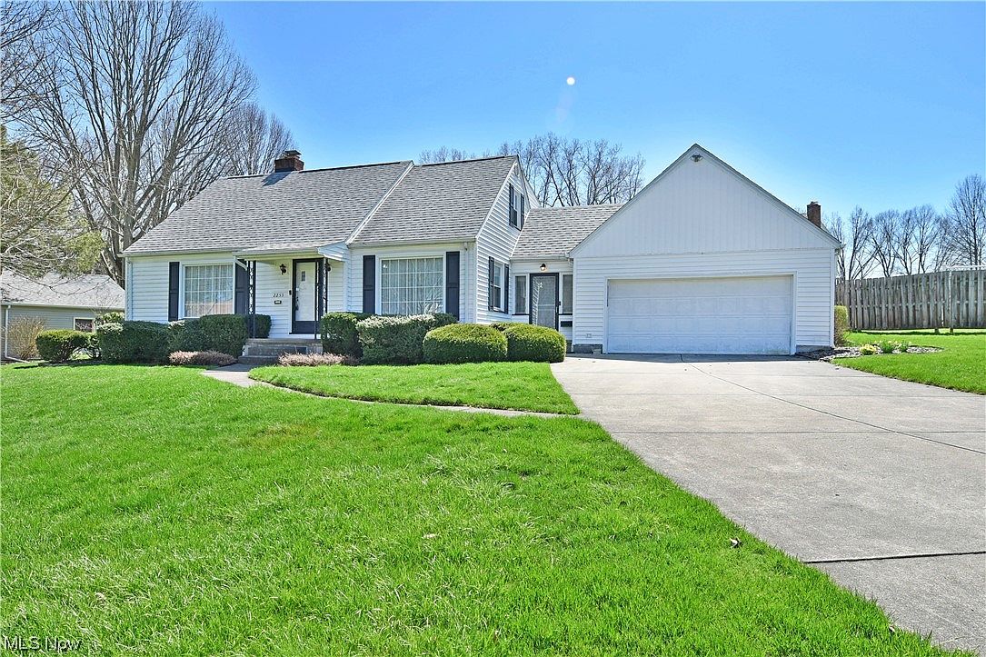 2253 Oran Dr, Youngstown, OH 44511 | Zillow