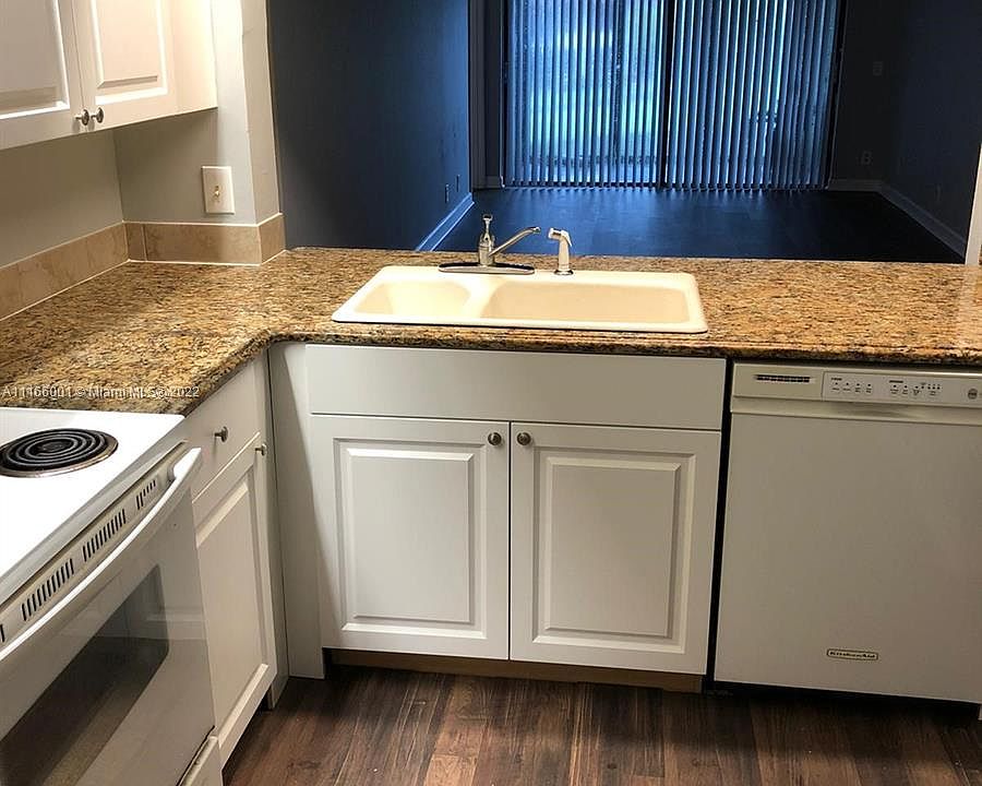 205 Lake Pointe Dr Fort Lauderdale FL | Zillow