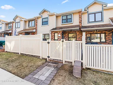 77 Lovell Ave Staten Island NY | Zillow