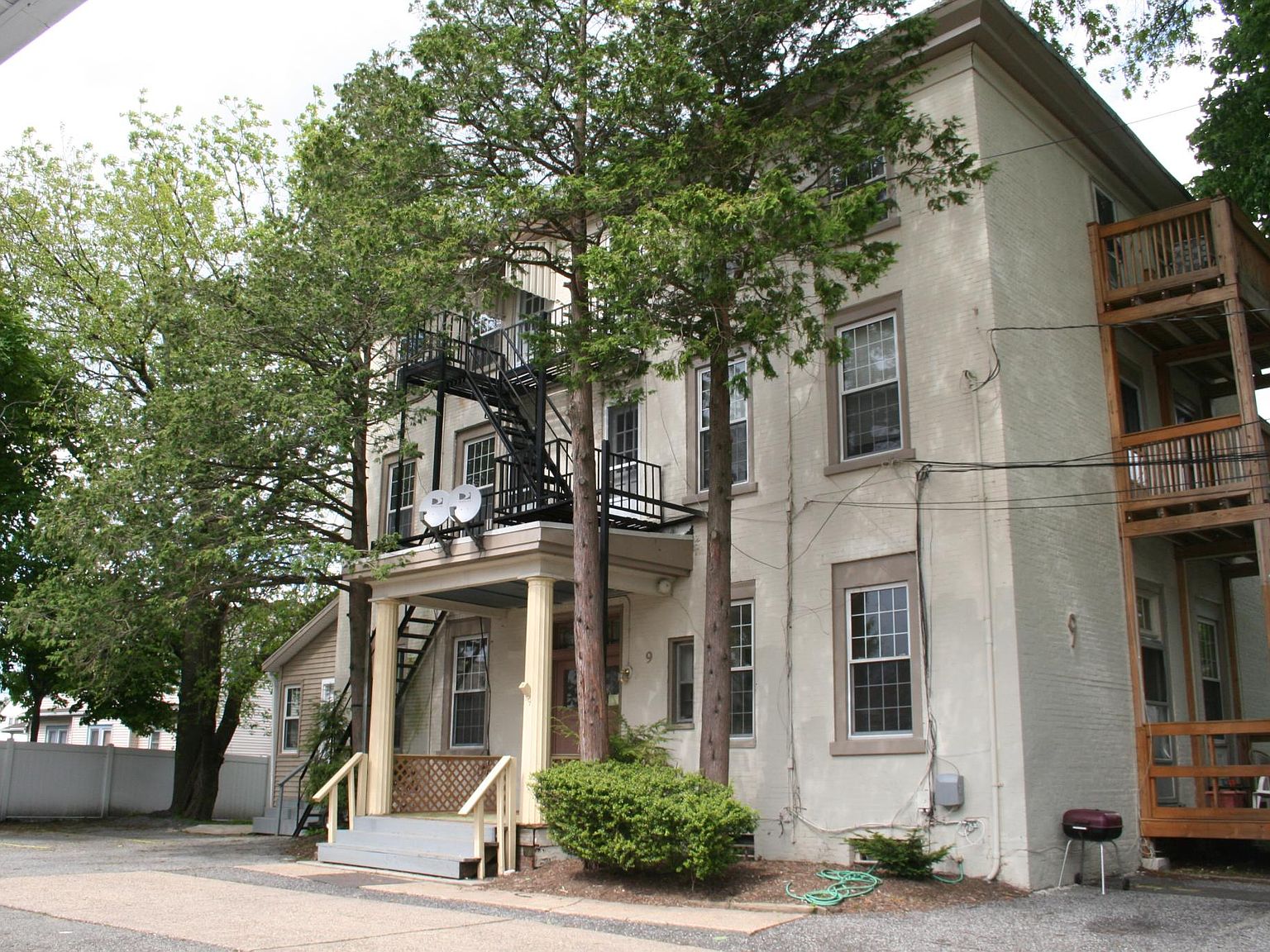 9 E Holly Ave APT 6, Oaklyn, NJ 08107 | Zillow