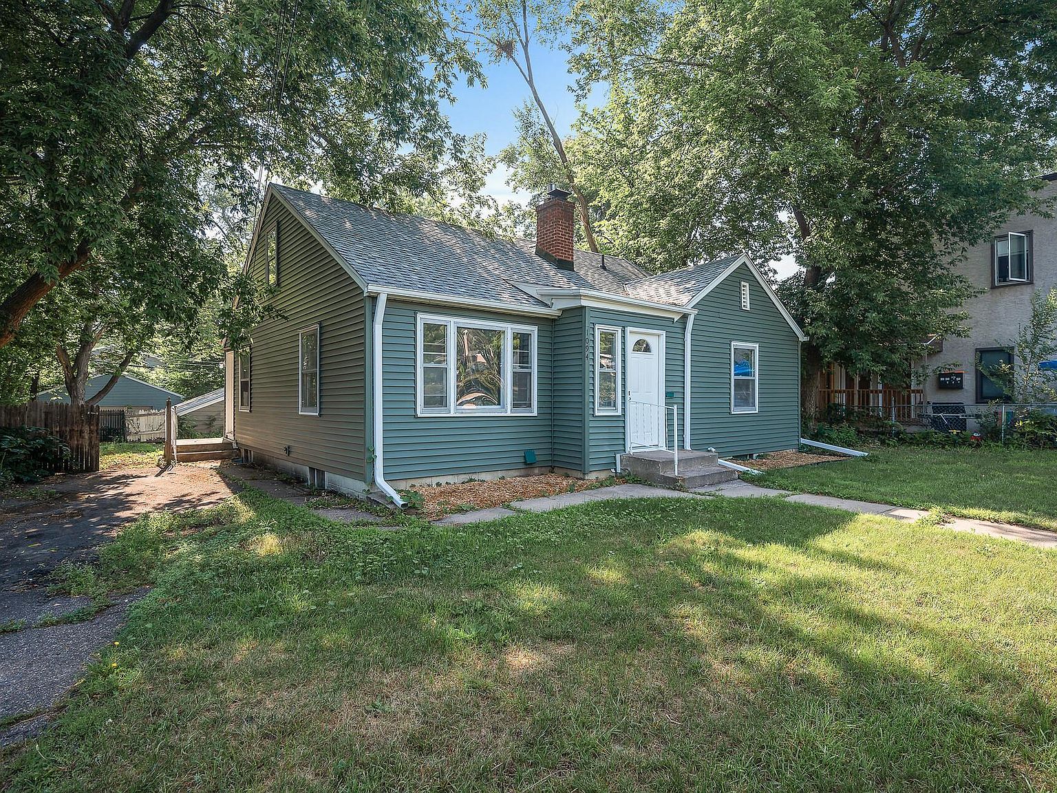 1094 Dale St N, Saint Paul, MN 55117 | Zillow