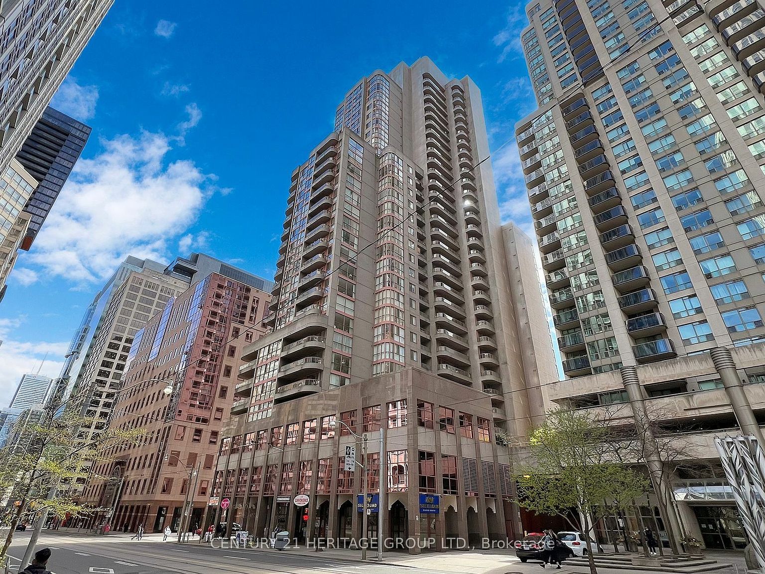 736 Bay St #901, Toronto, ON M5G 2M4 | Zillow