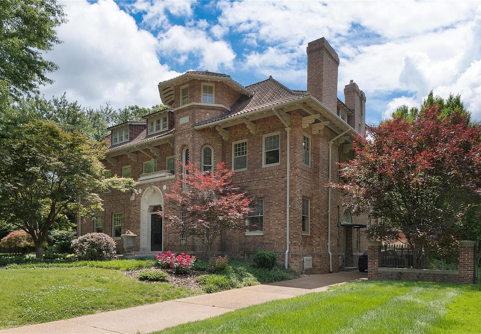 6 Portland Pl, Saint Louis, MO 63108 | Zillow
