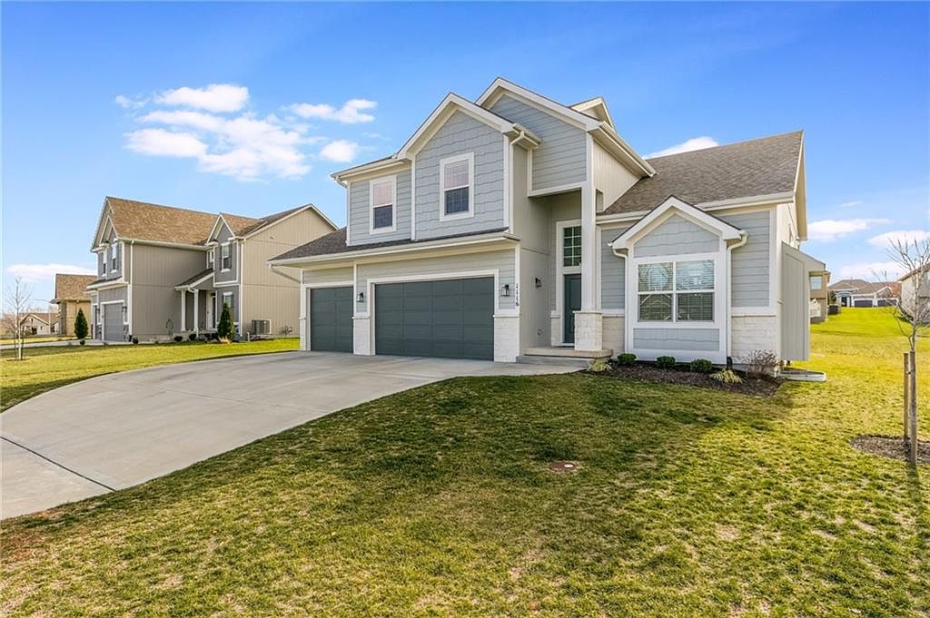 1116 SW Whispering Willow Way, Blue Springs, MO 64064 | MLS #2523682 ...