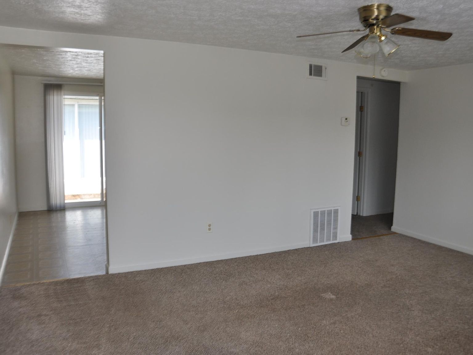 383 Kent St APT B, East Alton, IL 62024 | Zillow