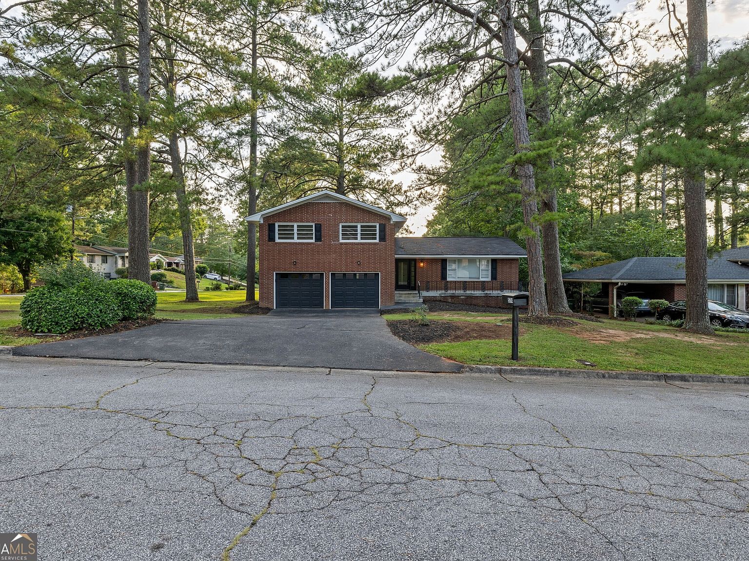 574 E Handy Dr NW, Atlanta, GA 30318 | MLS #10342164 | Zillow