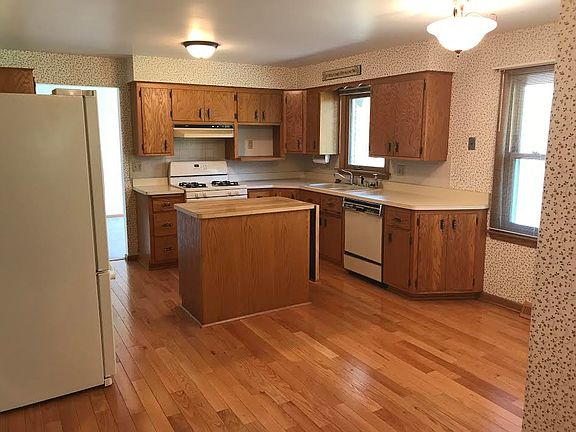 114 Robin Hill Dr, Racine, WI 53406 | Zillow