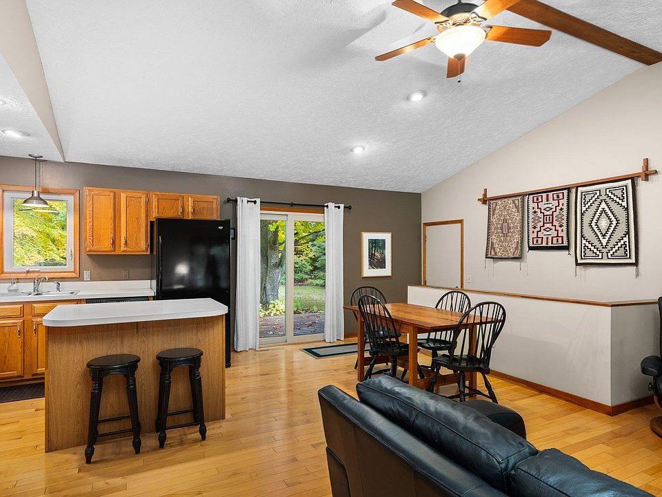 9917 Crescent Shores Rd, Traverse City, MI 49685 | Zillow