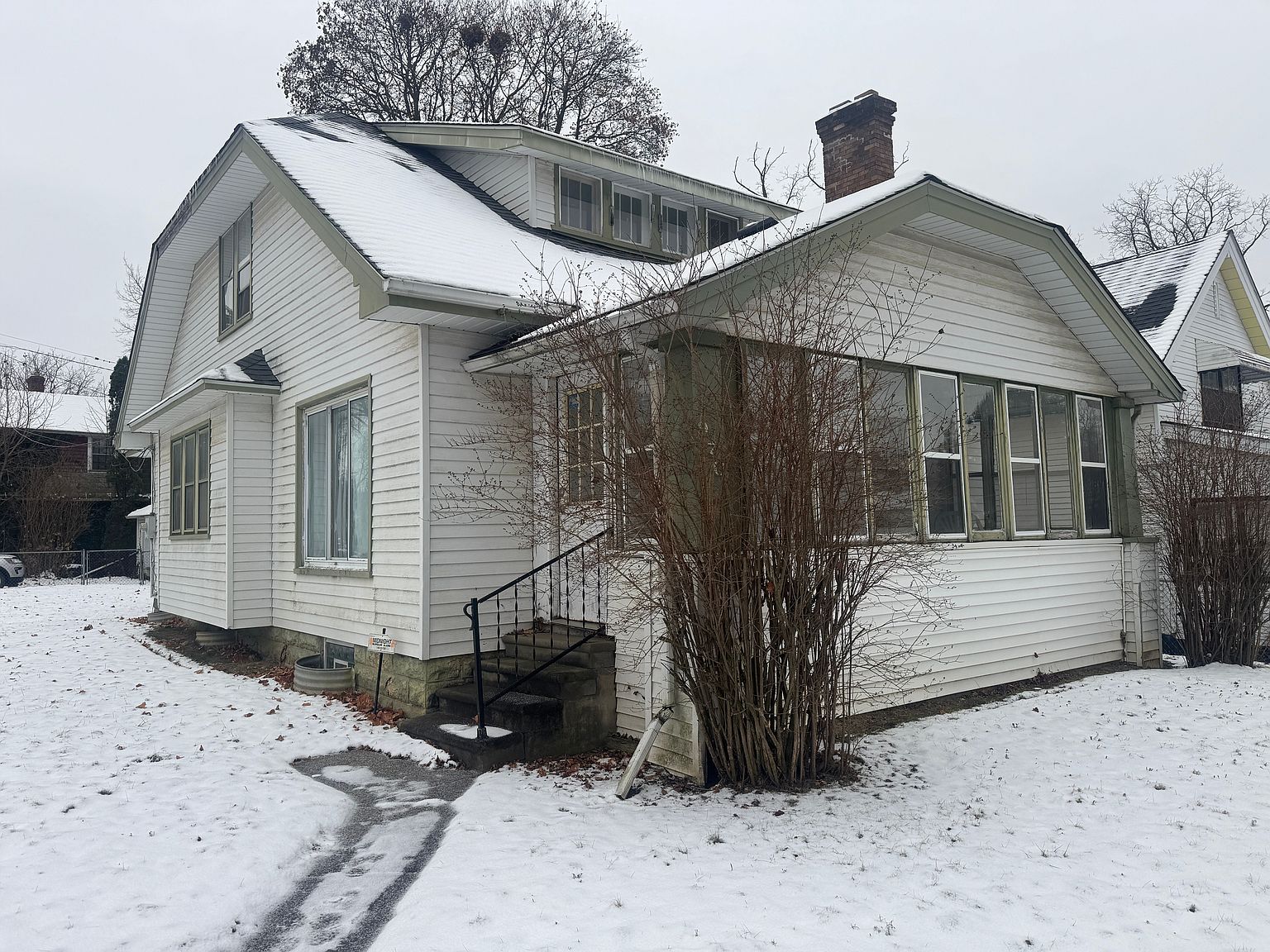 970 Perry St, Flint, MI 48504 | Zillow