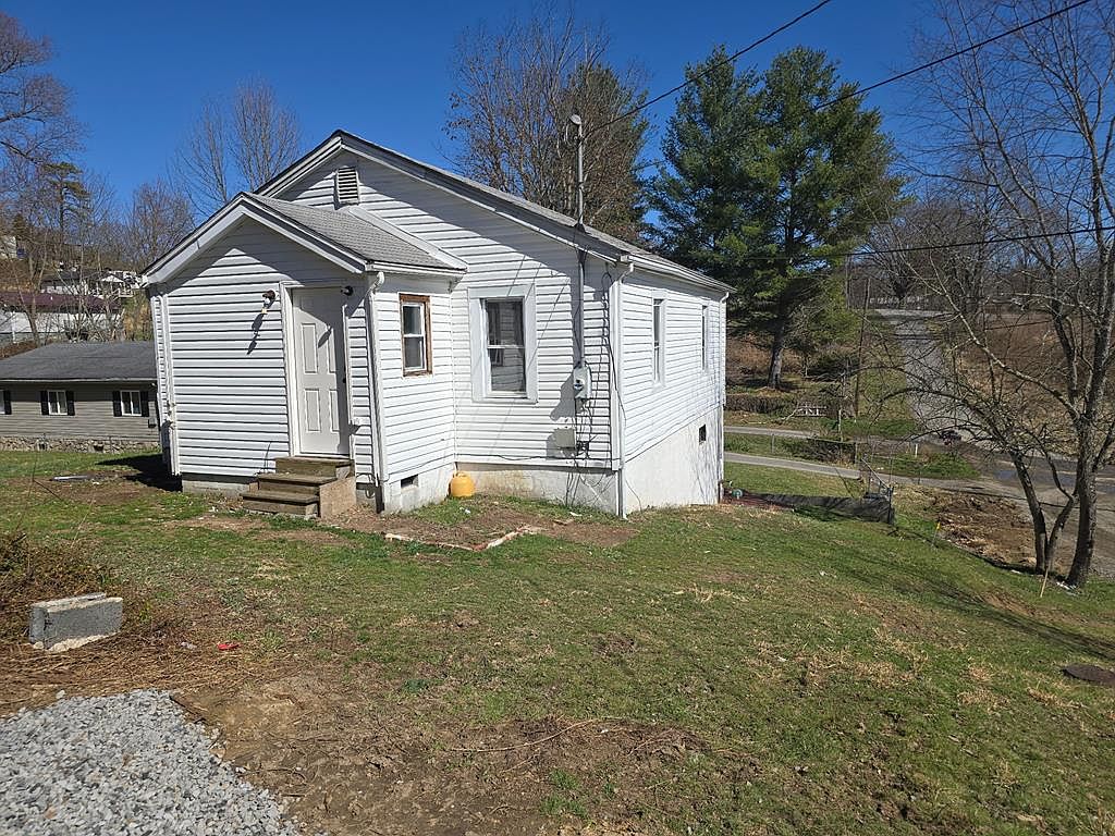 130 Burton St, Beckley, WV 25801 | Zillow