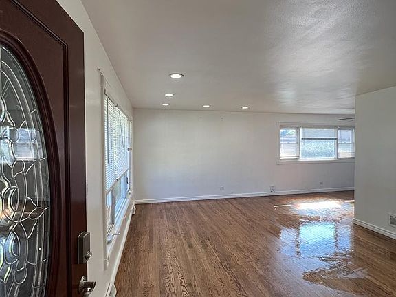 7542 Kenneth Ave, Skokie, IL 60076 | MLS #11885598 | Zillow