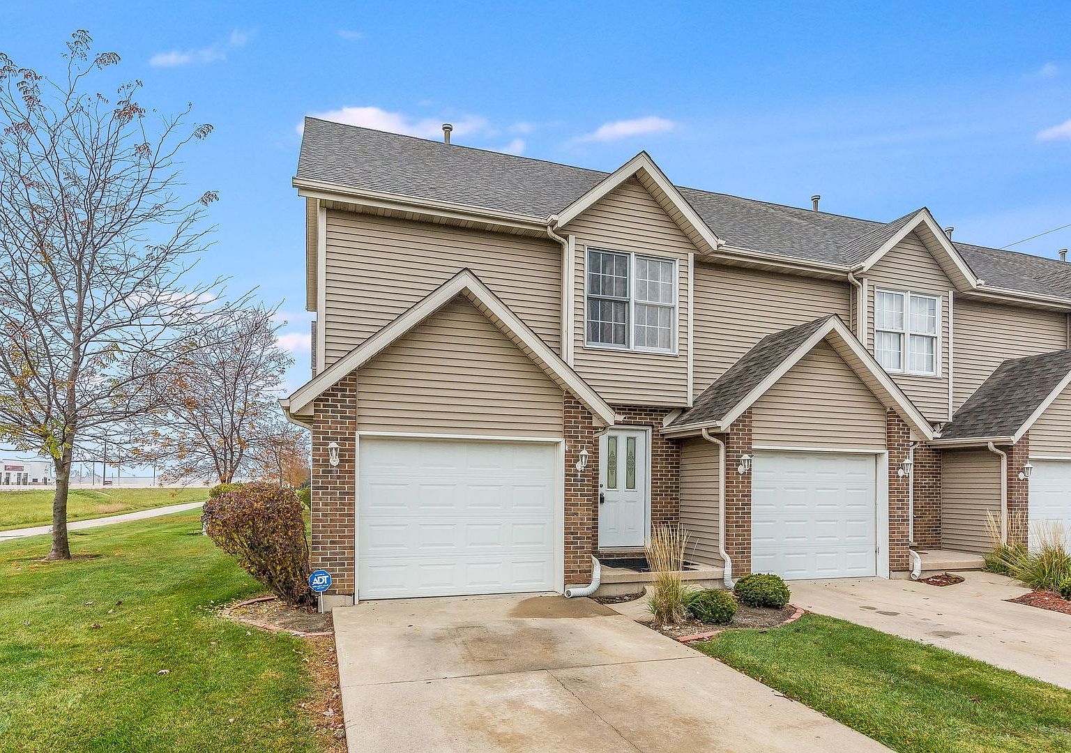 660 S Peace Rd, Sycamore, IL 60178 | Zillow