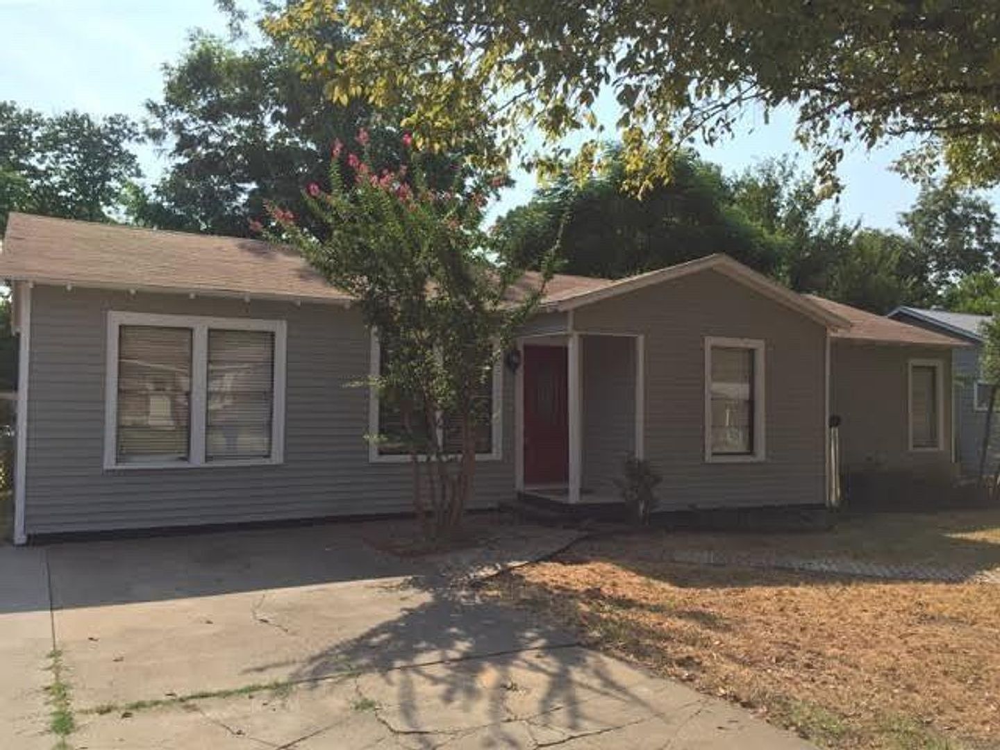 700 Harrison Ln, Hurst, TX 76053 | Zillow