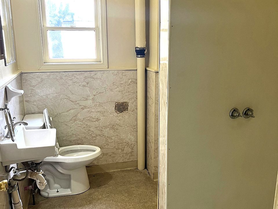 223 W 16th St #5, Erie, PA 16502 | Zillow