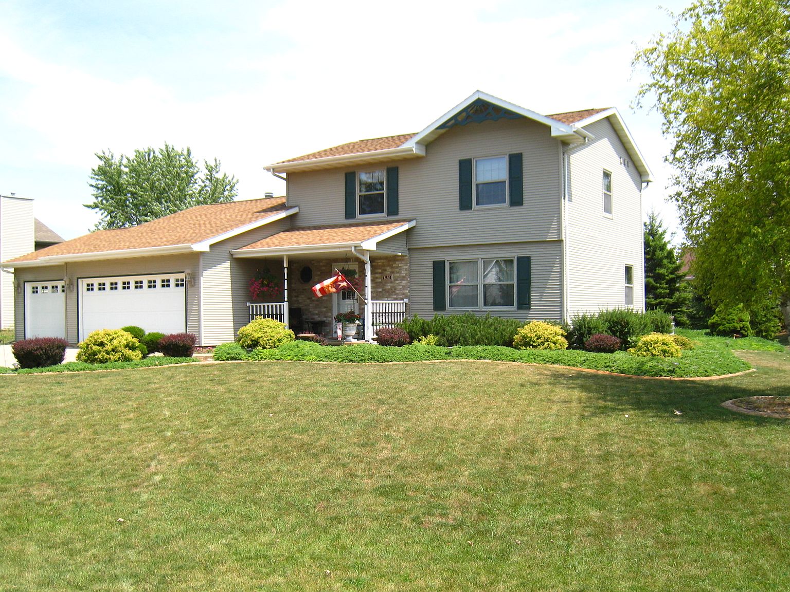 1914 Amy Jo Dr, Oshkosh, WI 54904 | Zillow