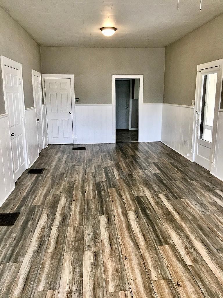 201 E 16th St APT B, Hays, KS 67601 | Zillow