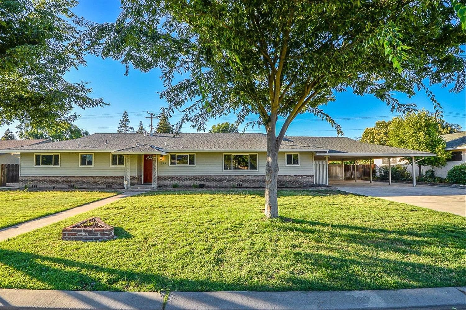 209 Robin Hood Dr, Modesto, CA 95350 | Zillow