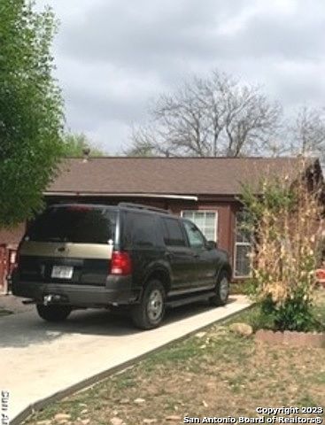 2206 Colony Dr, Hondo, TX 78861 | MLS #1672294 | Zillow