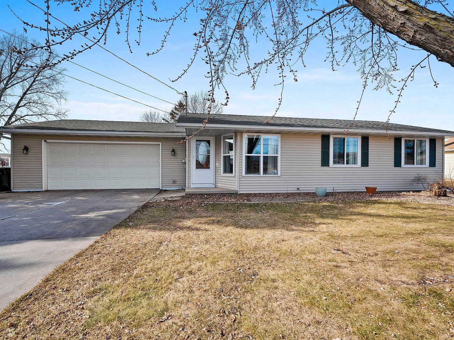 1212 S Erie St, De Pere, WI 54115 | Zillow