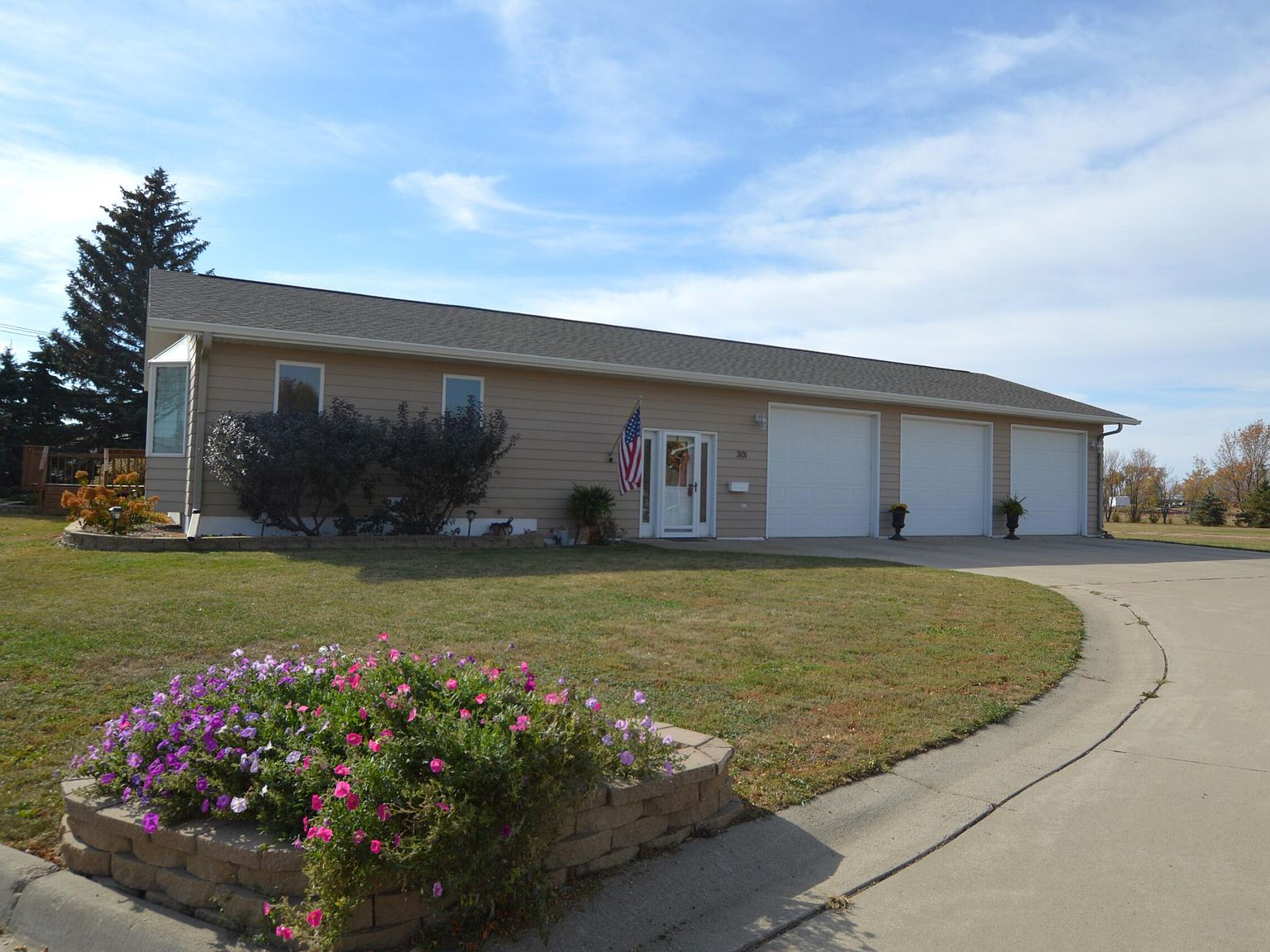 301 N Richmond St, Roscoe, SD 57471 | Zillow