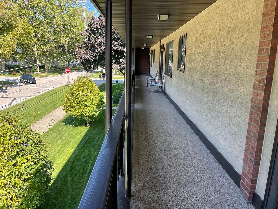 140 W Douglas Ave #2C, Naperville, IL 60540 | Zillow