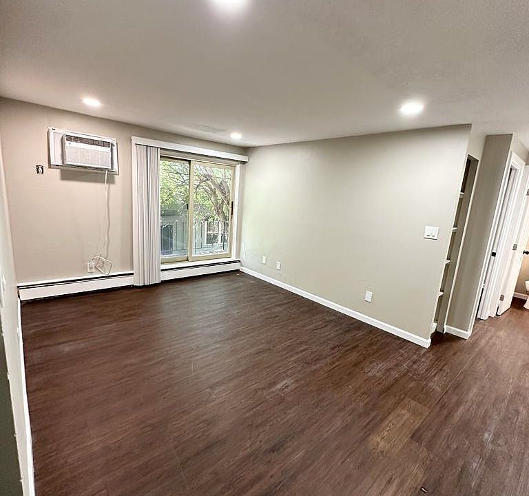 3317 Henninger Rd APT 303, Cleveland, OH 44109 | Zillow