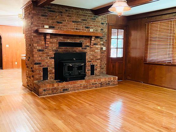 1590 Maple St, Batesville, AR 72501 | MLS #23-277 | Zillow