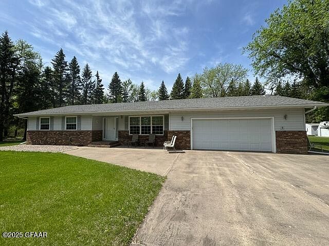 863 7th Ave NE, Thompson, ND 58278 | Zillow
