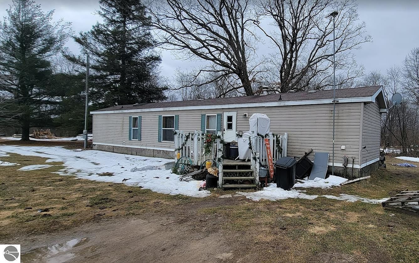 10863 W McGregor Rd, Riverdale, MI 48877 | Zillow