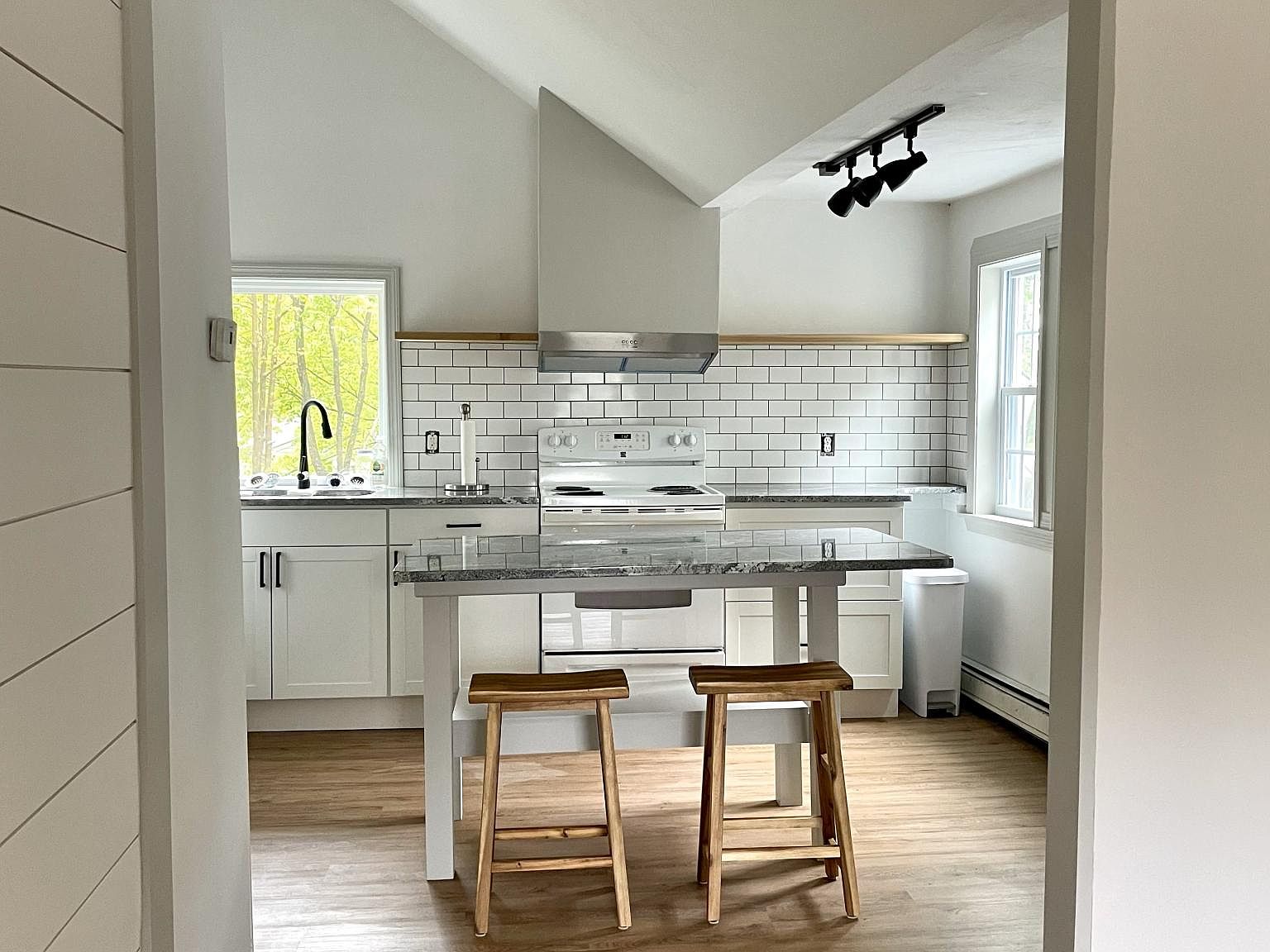 2466 Diamond Hill Rd FLOOR 2, Woonsocket, RI 02895 | Zillow