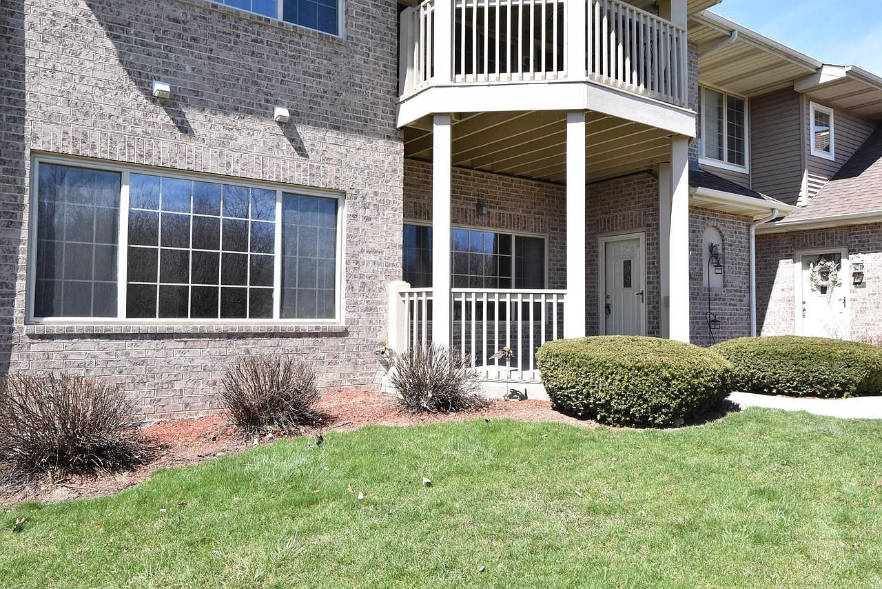 1019 Hunter DRIVE UNIT 62, Racine, WI 53406 | Zillow