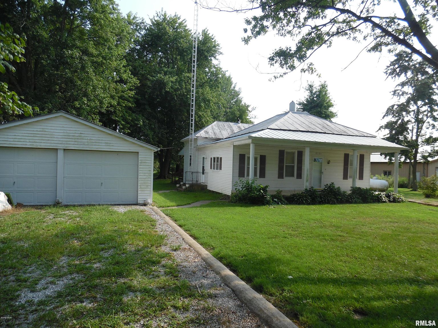 19191 E Bakerville Rd, Opdyke, IL 62872 | Zillow
