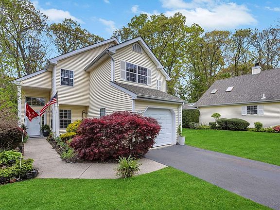 33 Saddlebrook Court, Middle Island, NY 11953 | MLS #3550064 | Zillow