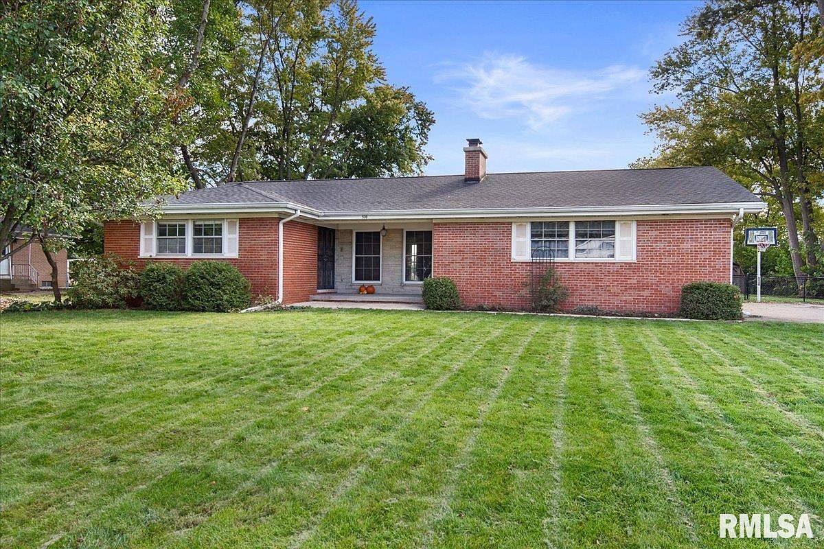 320 W Main St, Rochester, IL 62563 | Zillow