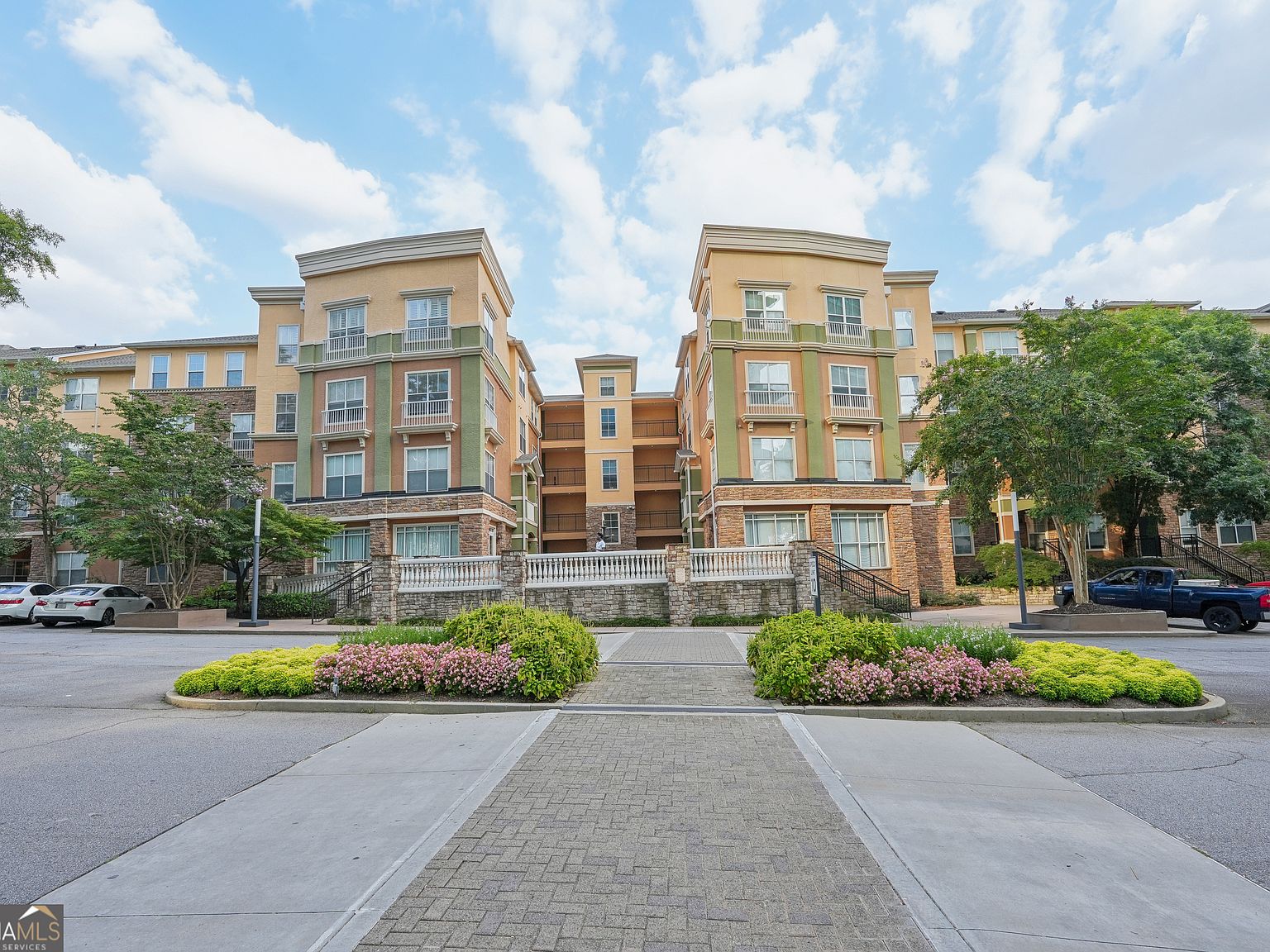 10 Perimeter Summit Blvd