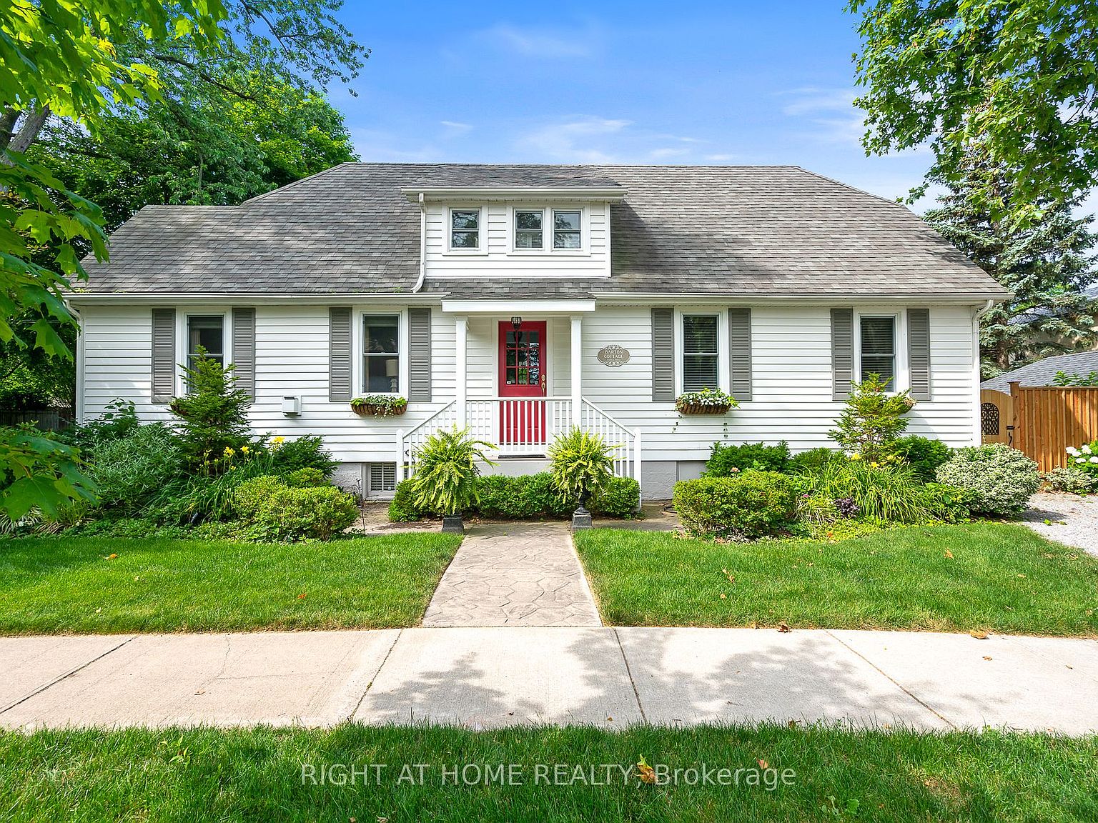 153 Regent St, Niagara On The Lake, ON L0S 1J0 | MLS #X6628550 | Zillow