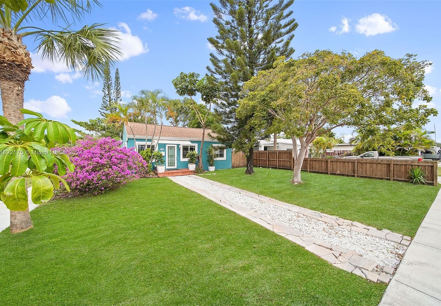 2447 Wilson St, Hollywood, FL 33020 | MLS #A11692175 | Zillow