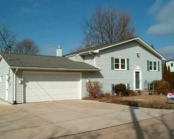 8 Timothy Sirkl, Coal Valley, IL 61240 | Zillow