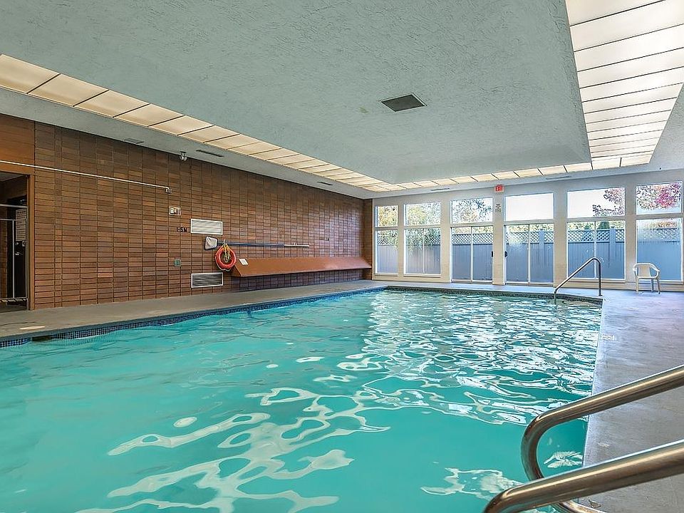 2530 Mount Newton Cross Rd #103, Central Saanich, BC V8M 2B8 | Zillow