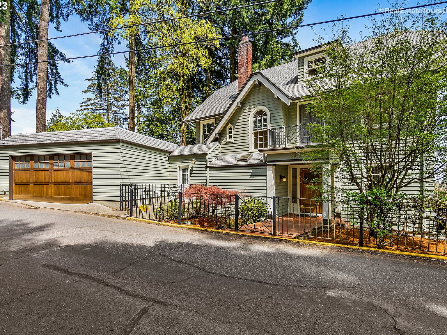 2823 SW Rutland Ter, Portland, OR 97205 | Zillow