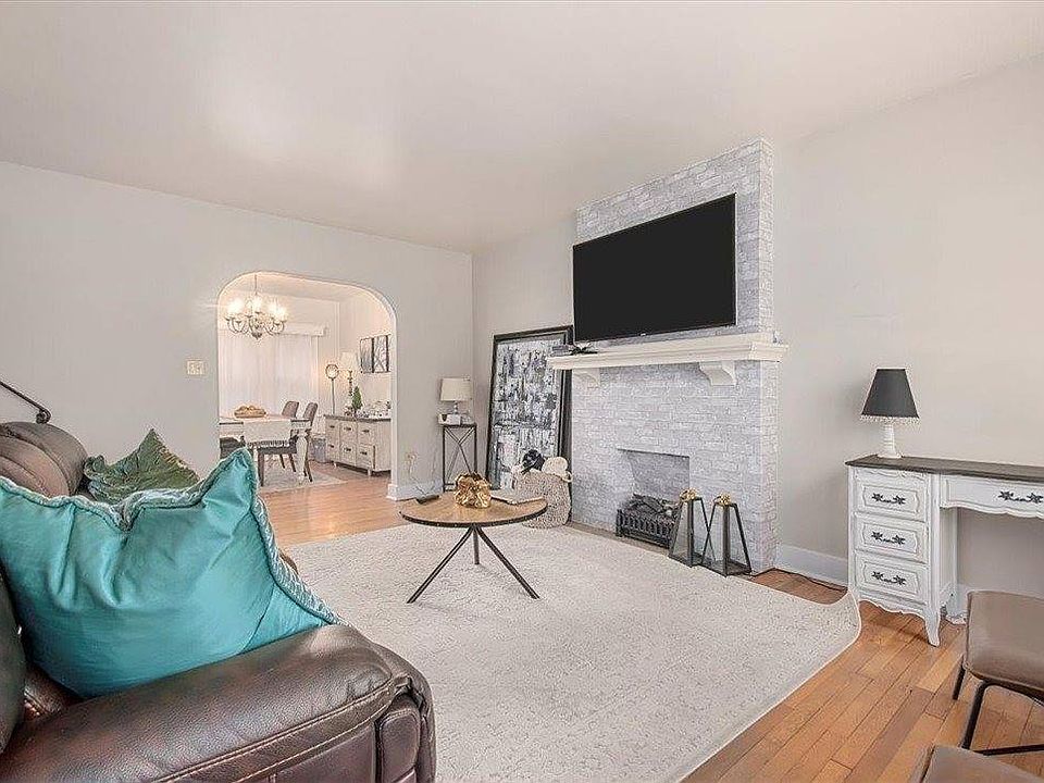 101103-101 N Meadowcroft Ave Pittsburgh, PA, 15216 - Apartments for ...