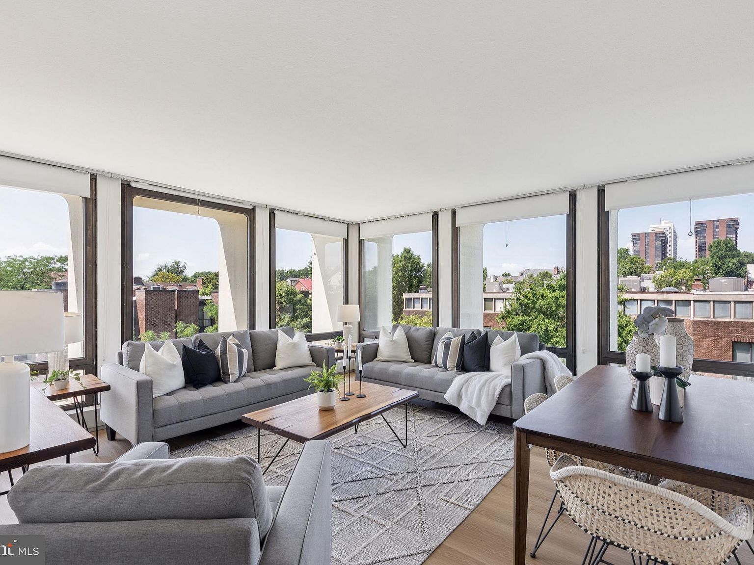 210 Locust St #2DW, Philadelphia, PA 19106 | Zillow