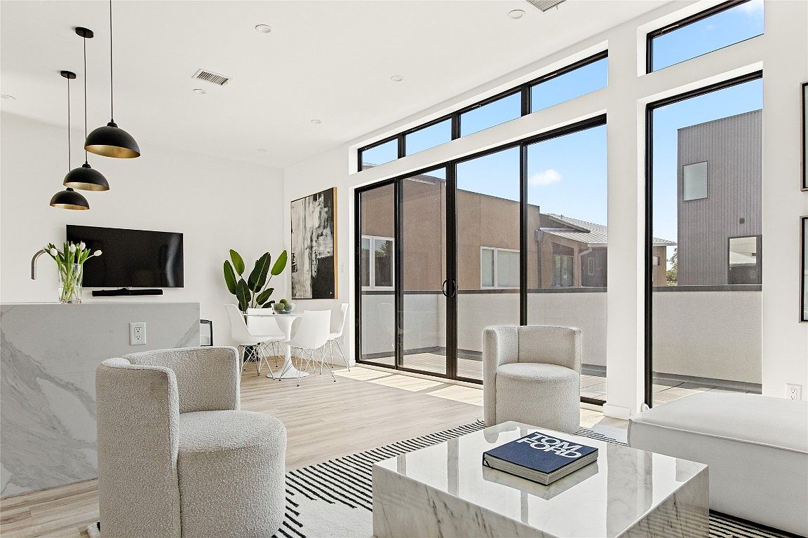 1527 Hickory St, Dallas, TX 75215 | MLS #20398387 | Zillow