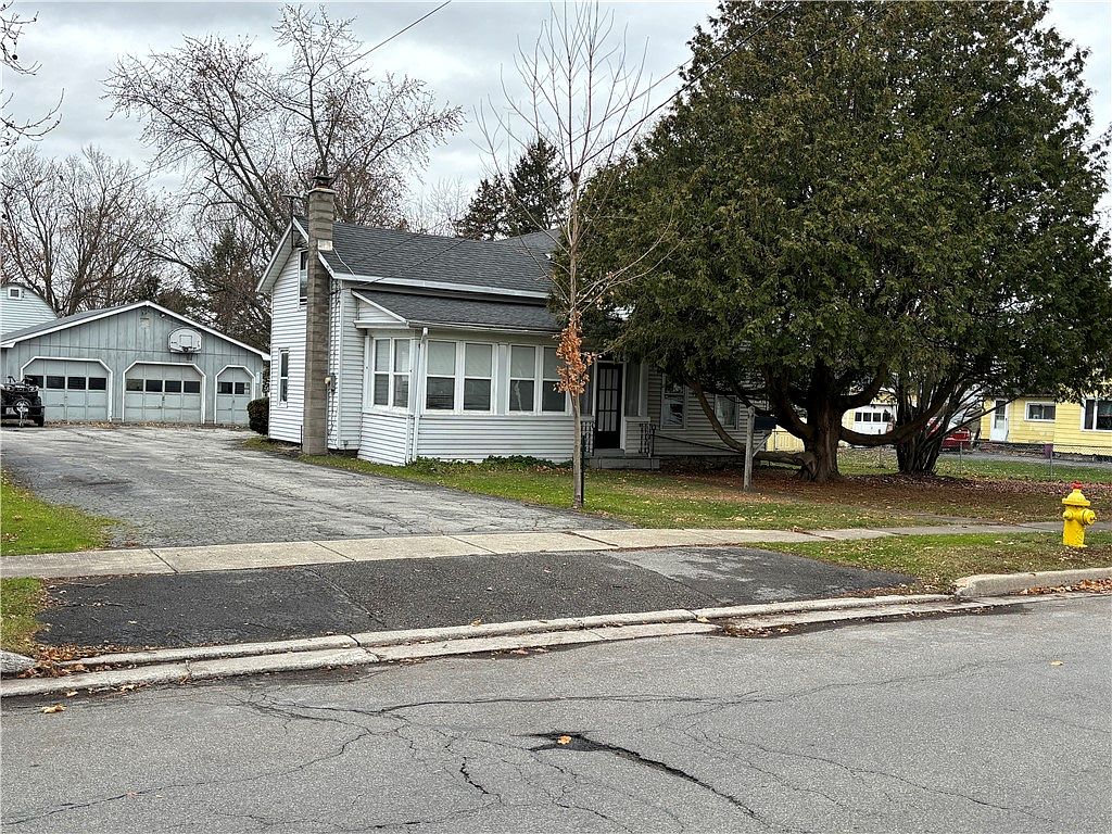 41 North St, Le Roy, NY 14482 | Zillow