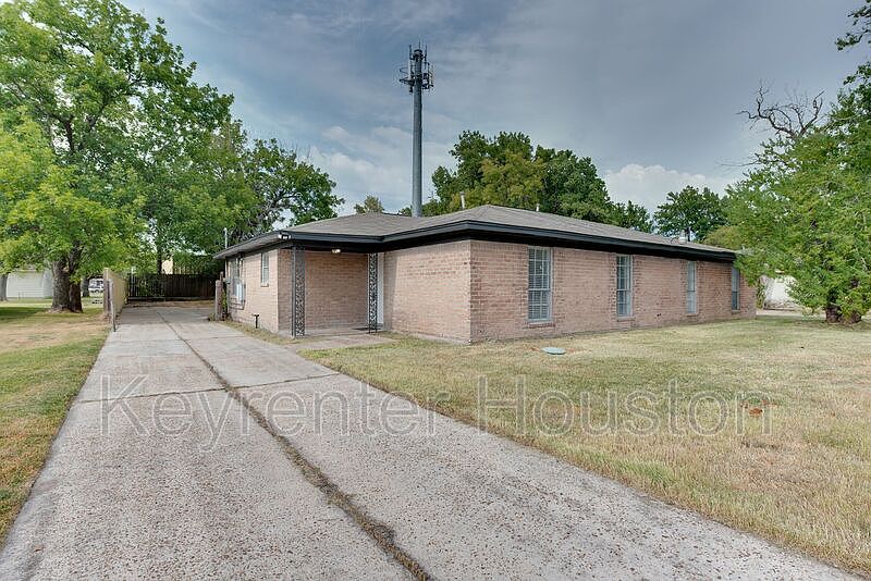 2413 Woodgate St, Houston, TX 77039 | Zillow