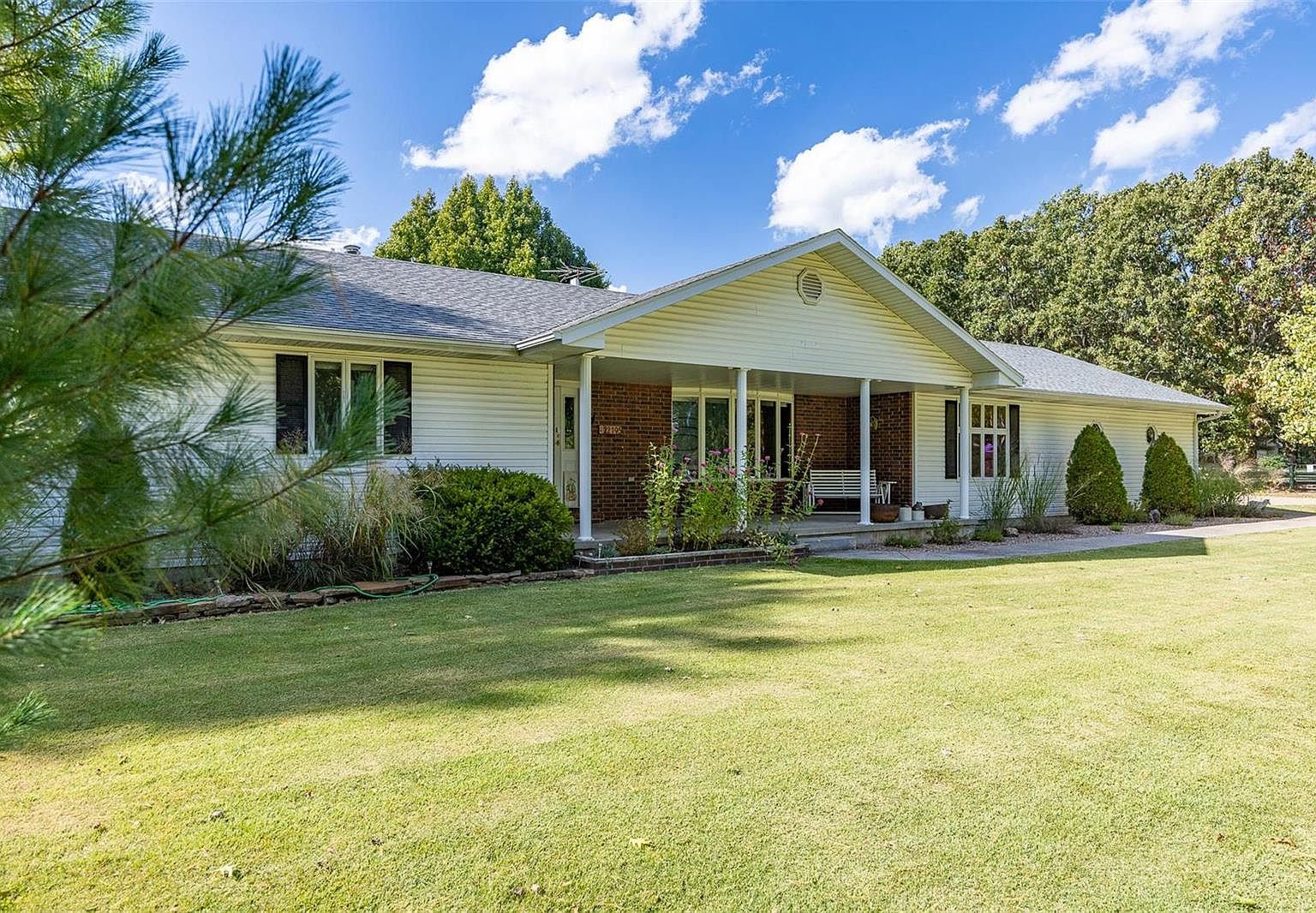 22195 Oriole Ln, Lebanon, MO 65536 | MLS #23061652 | Zillow